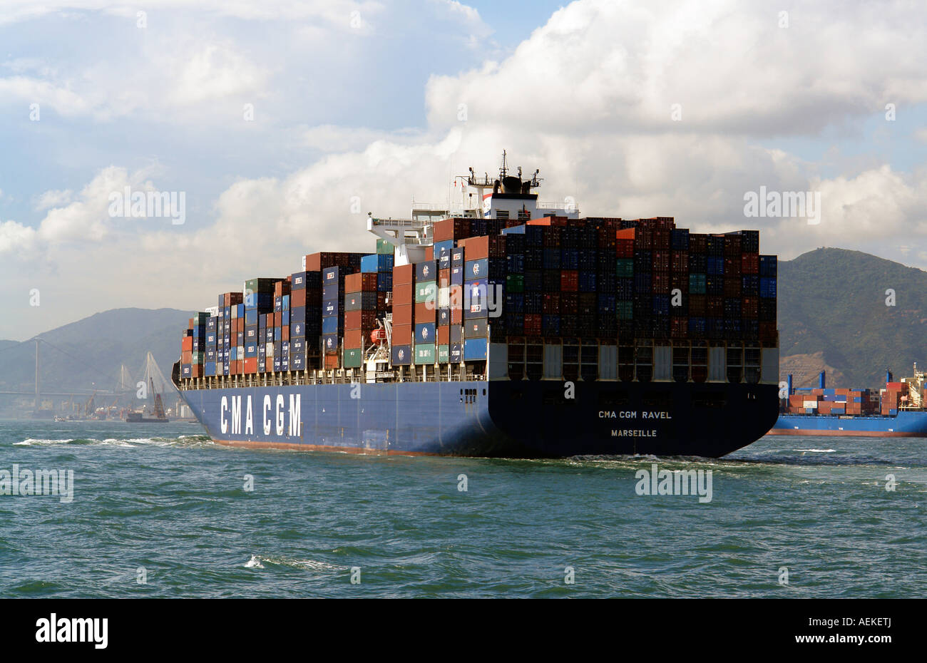 Chinese shipping container hi-res stock photography and images - Alamy