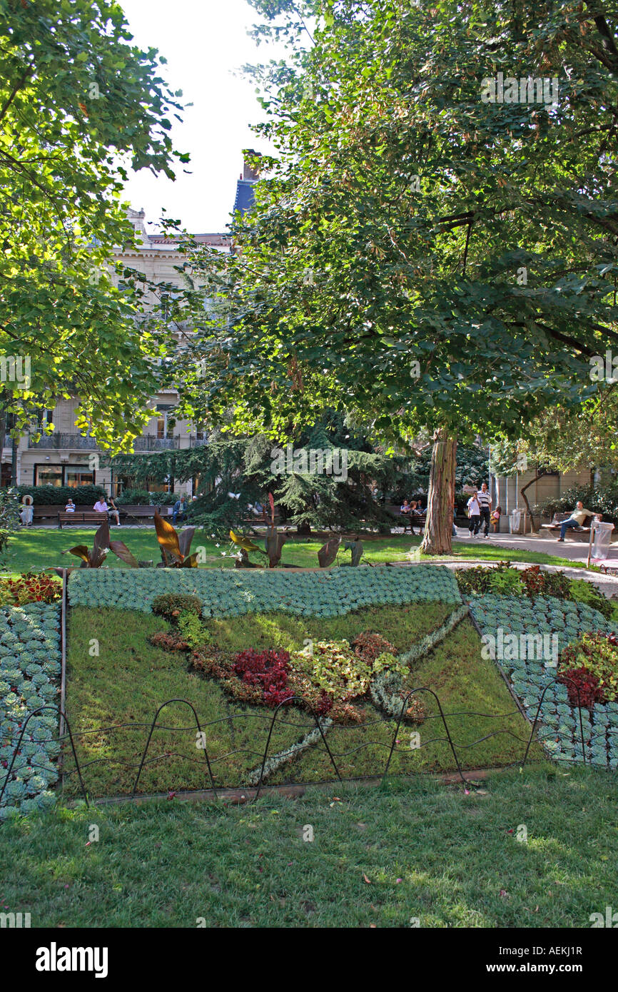 Rugby flower displays hi-res stock photography and images - Alamy