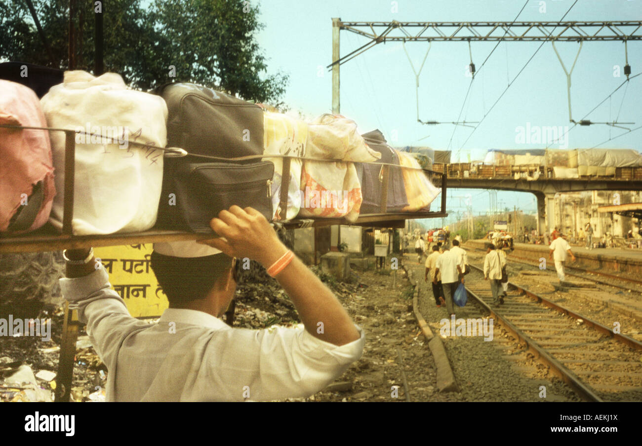 Dabbawala hi-res stock photography and images - Alamy