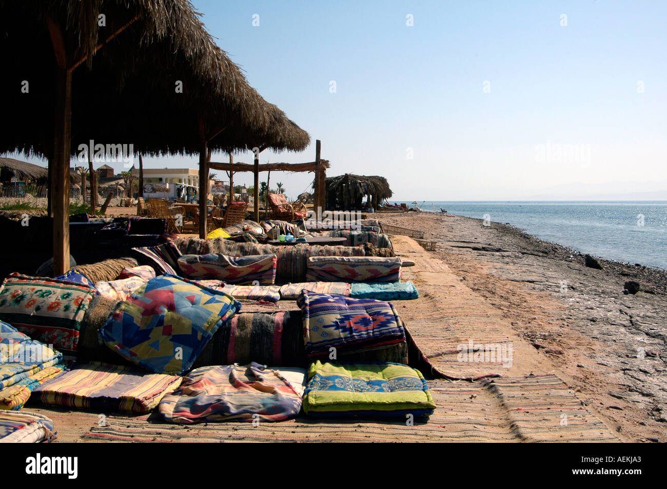 Empty lounges on the seashore hi-res stock photography and images - Alamy