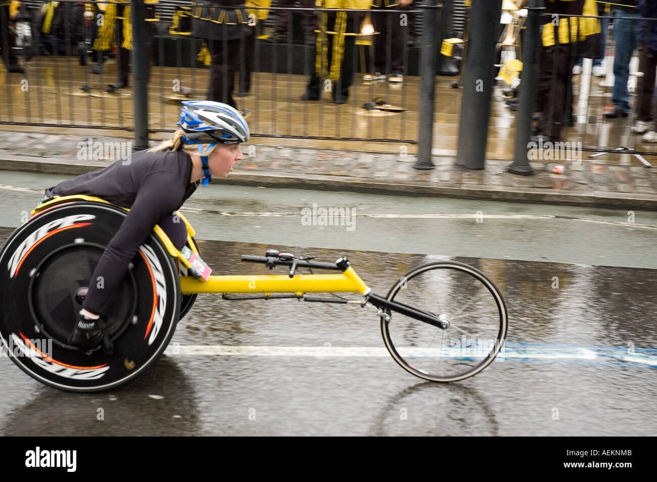 Female wheelchair marathon runner hi-res stock photography and images ...
