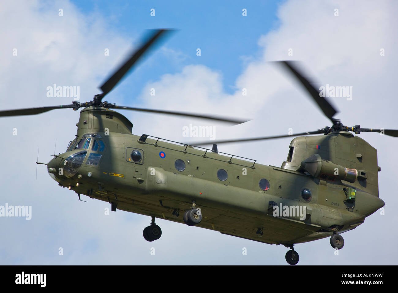 Chinook hc2 support helicopter wings hi-res stock photography and ...