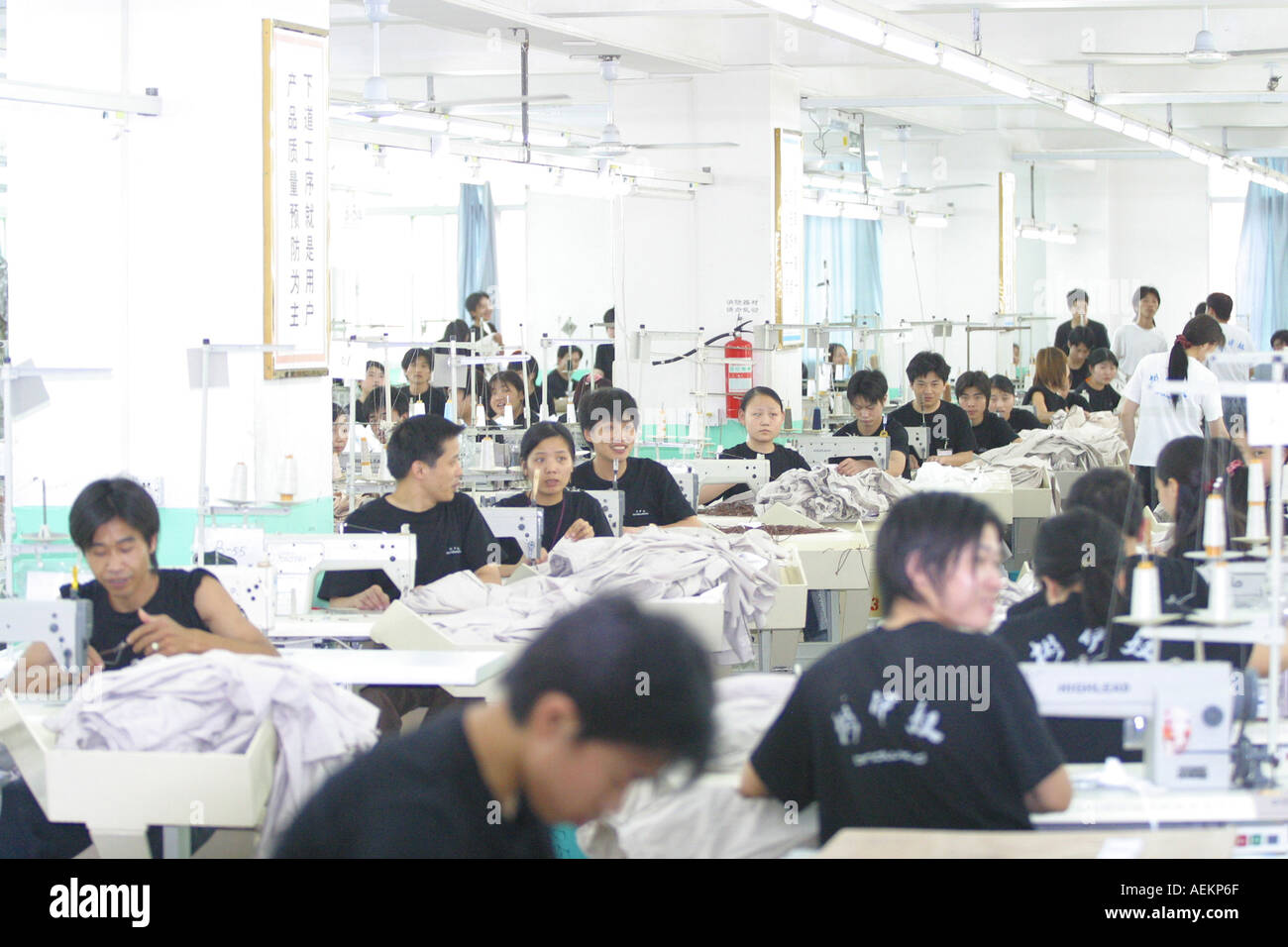 Sweatshop asia hi-res stock photography and images - Alamy