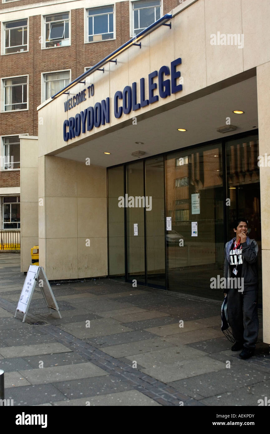 Polytechnic students england hi-res stock photography and images - Alamy