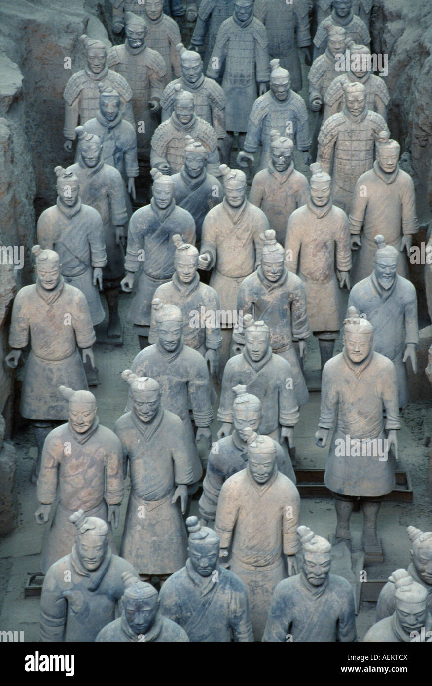 CHINA Shaanxi Xian Soldier figures from Terracotta army created to ...