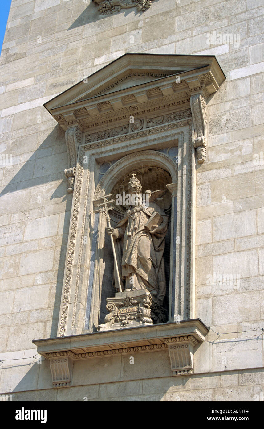 Statue on st stephens cathedral hi-res stock photography and images - Alamy