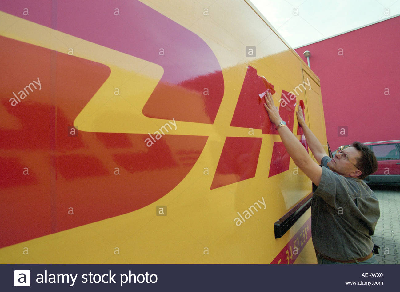 Dhl Logo Emblem Stock Photos & Dhl Logo Emblem Stock Images - Alamy