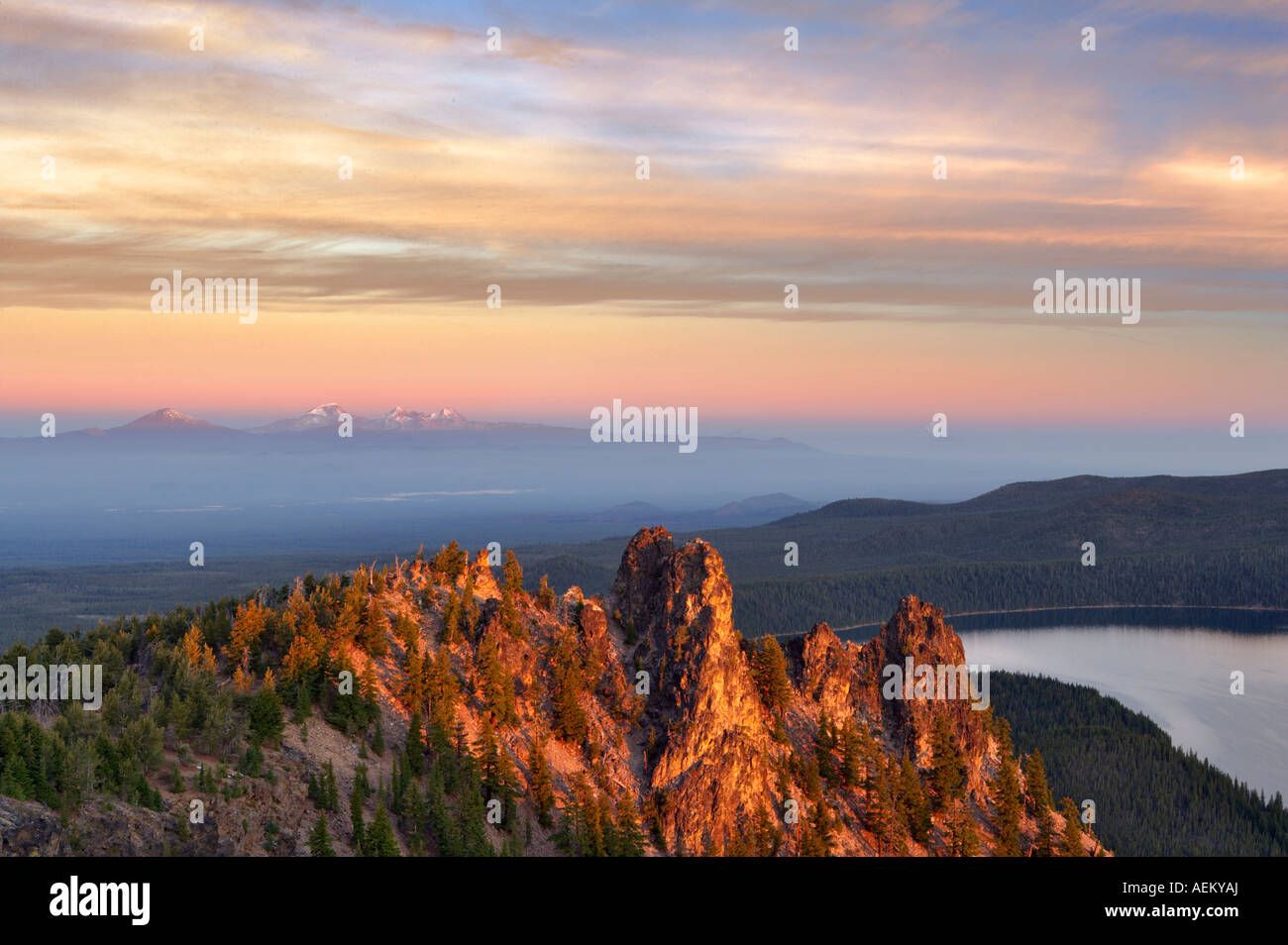 Sunrise from Paulina Peak with Paulina Lake and Three Sisters Mountain ...
