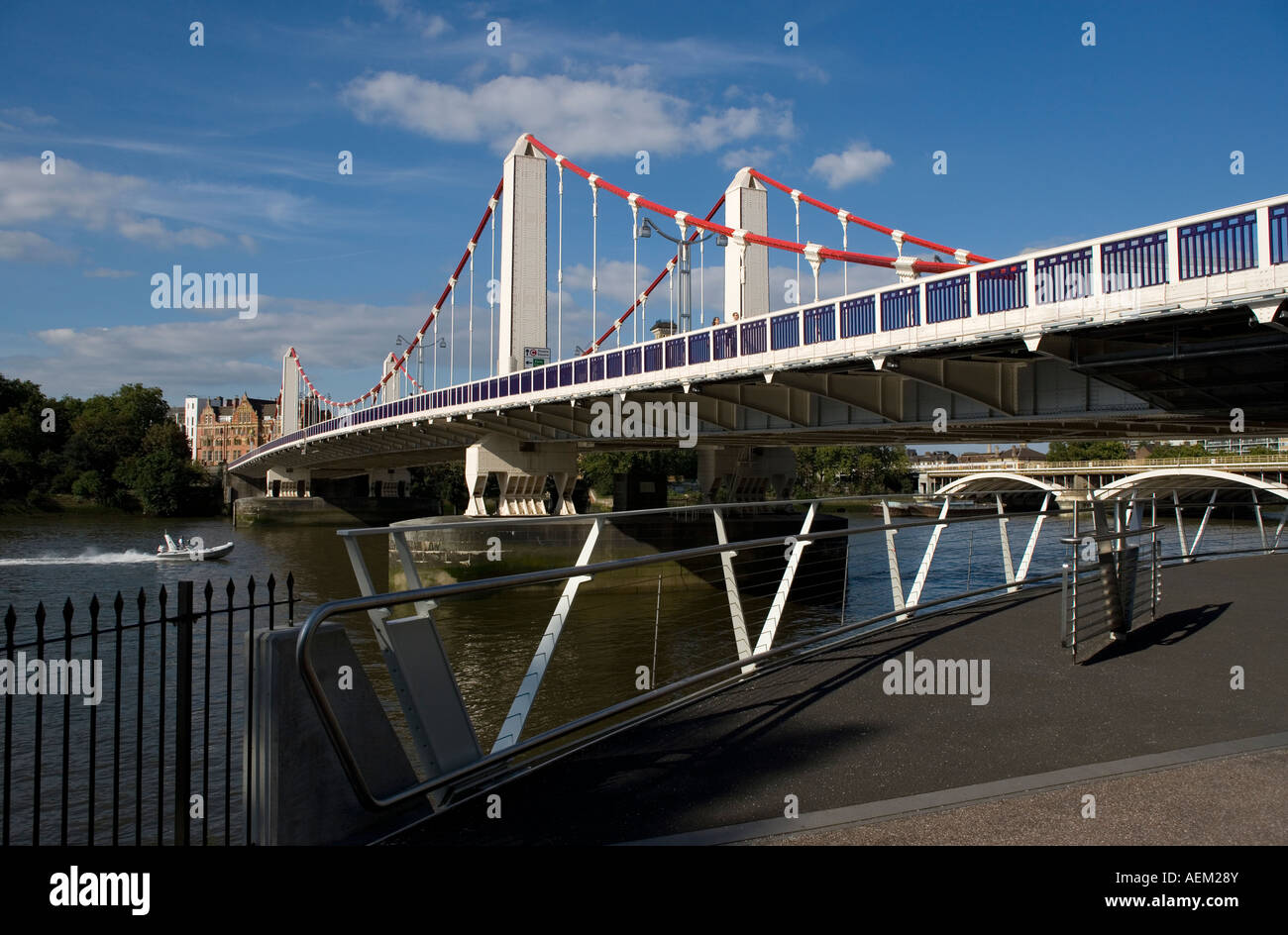 Chelsea Bridge River Thames London England Stock Photo - Alamy