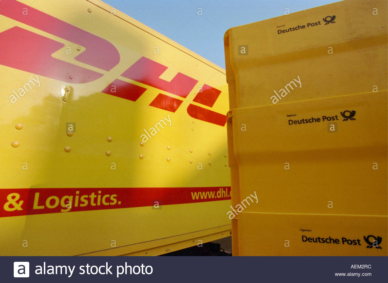 Dhl Logo Emblem Stock Photos & Dhl Logo Emblem Stock Images - Alamy