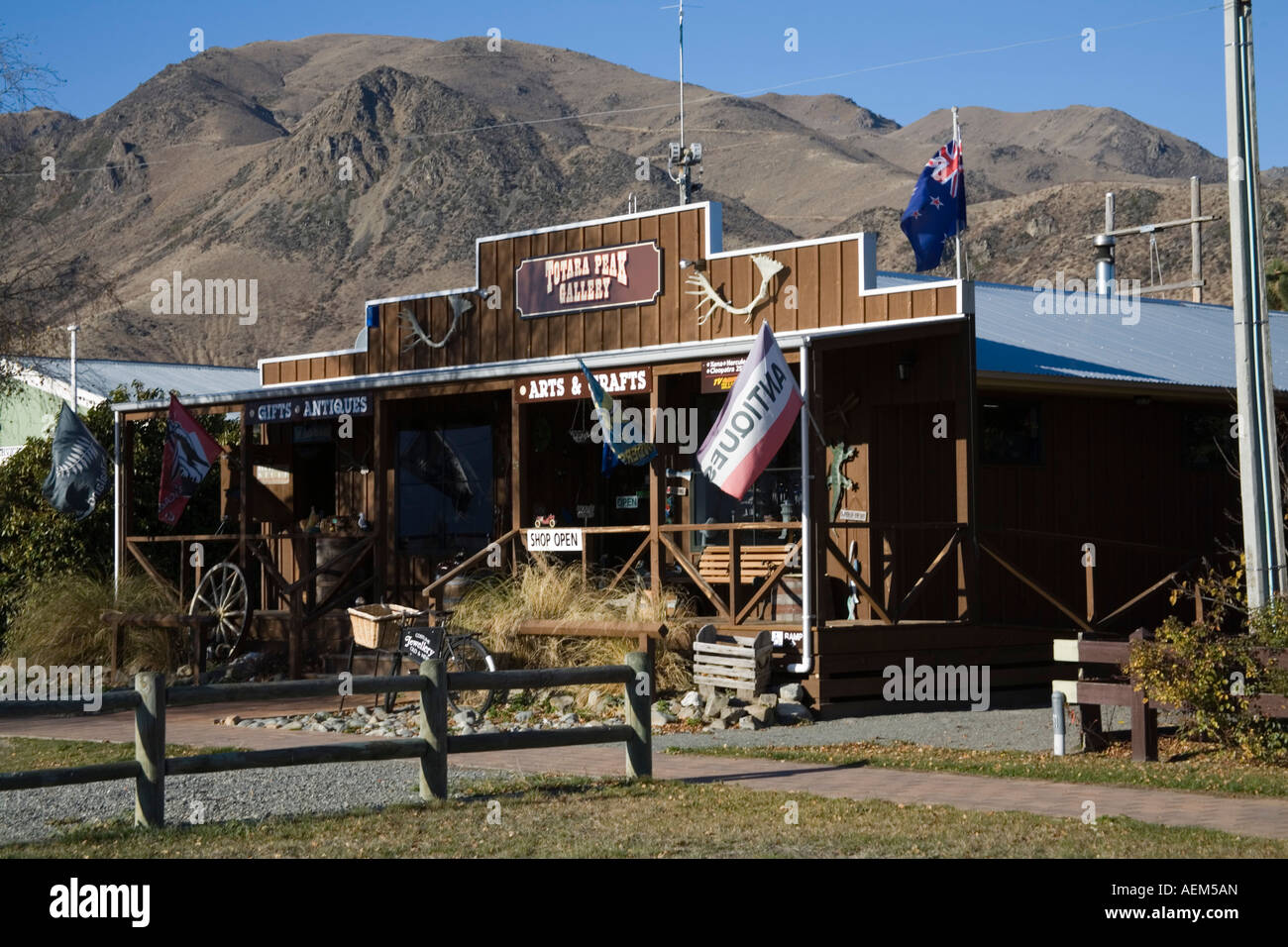 OMARAMA SOUTH ISLAND NEW ZEALAND May A gallery selling arts crafts ...
