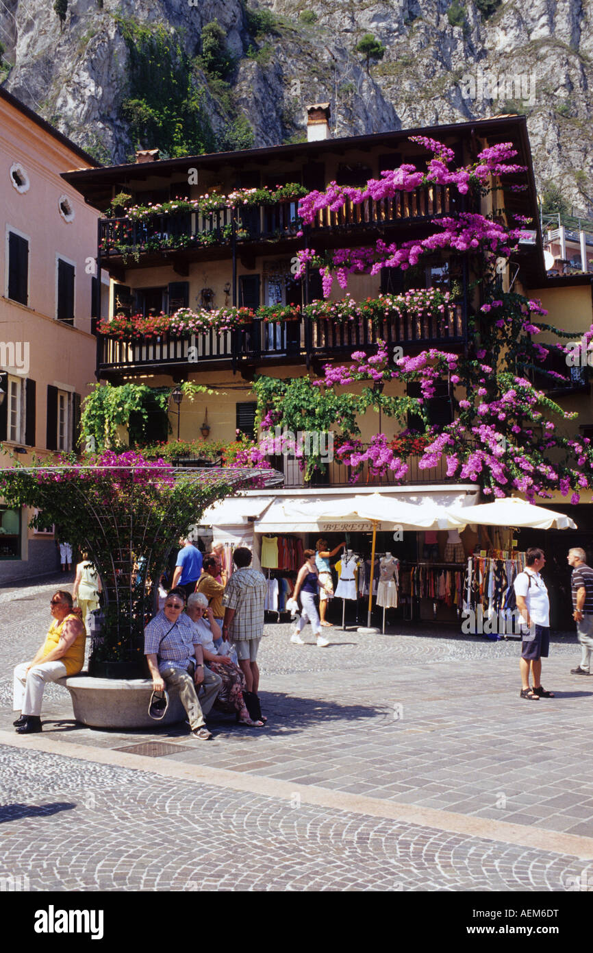 Tourists lake garda hi-res stock photography and images - Alamy