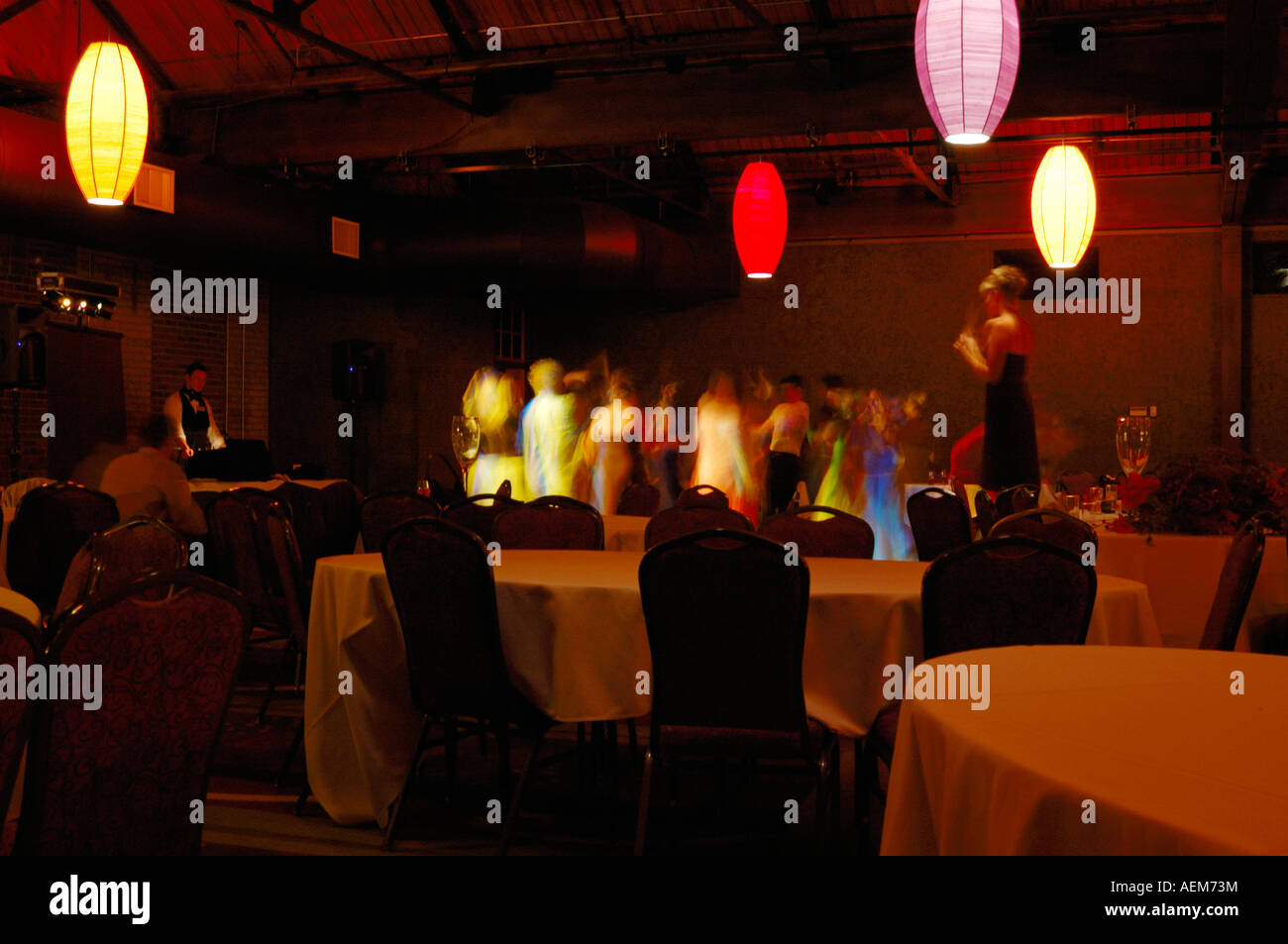 Dancing on tables hi-res stock photography and images - Alamy