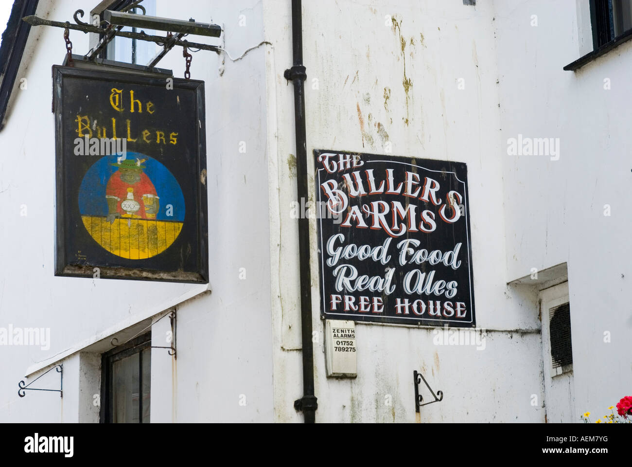 Looe pub sign hi-res stock photography and images - Alamy