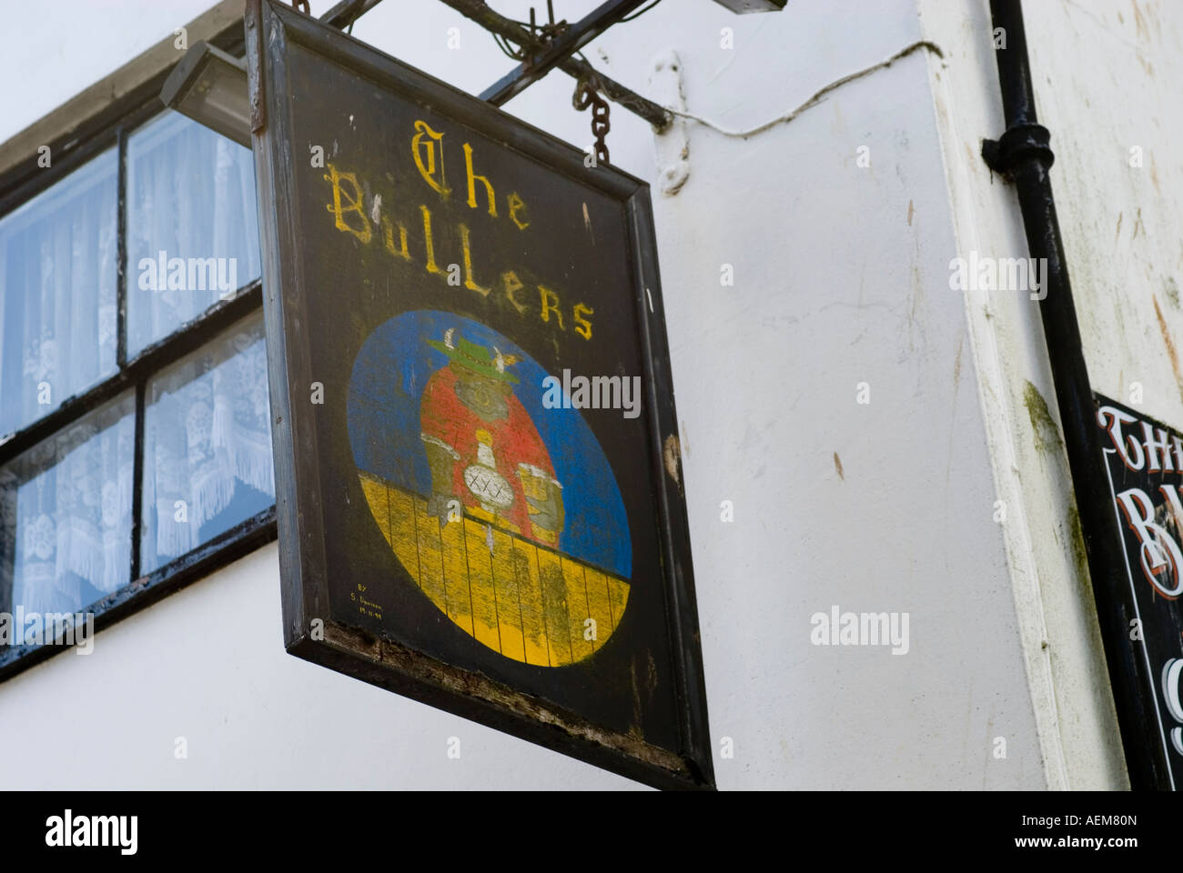 Looe pub sign hi-res stock photography and images - Alamy
