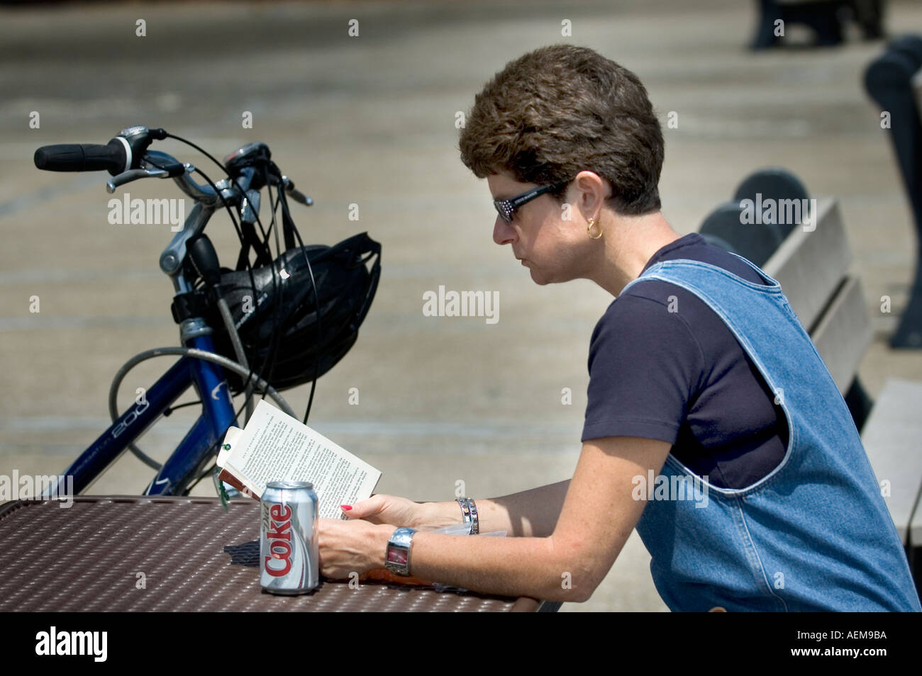 Book public hi-res stock photography and images - Alamy