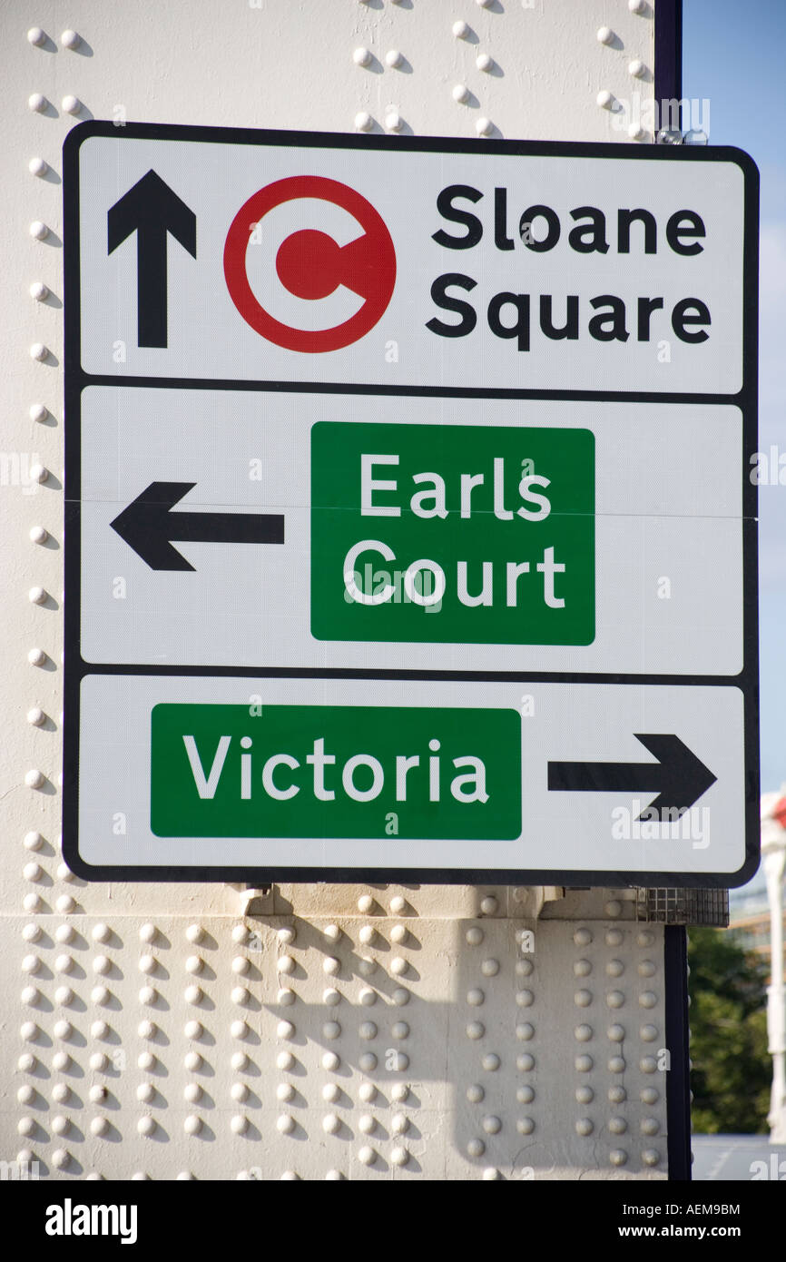 Congestion charge signs hi-res stock photography and images - Alamy