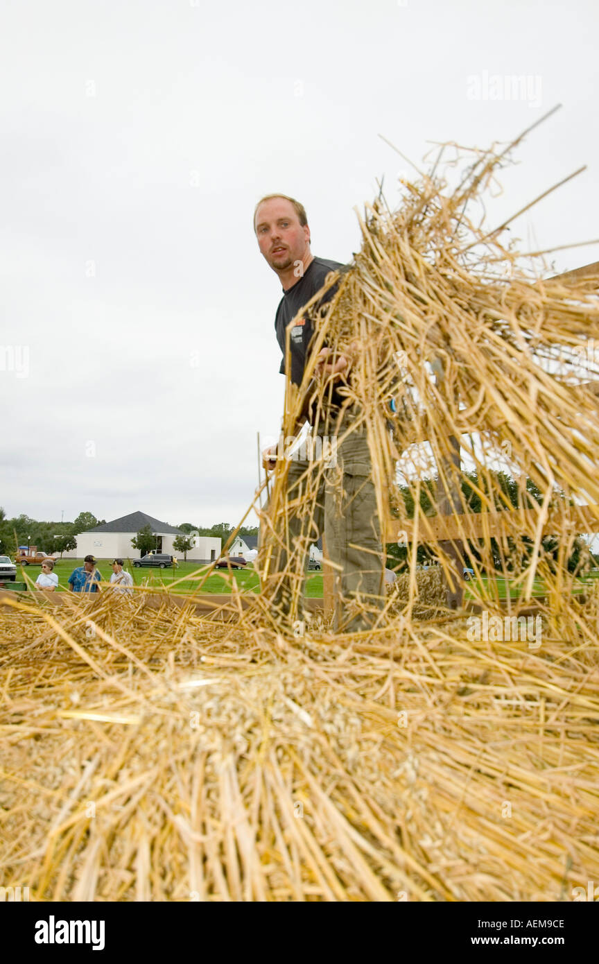 Grain thrashing hi-res stock photography and images - Alamy