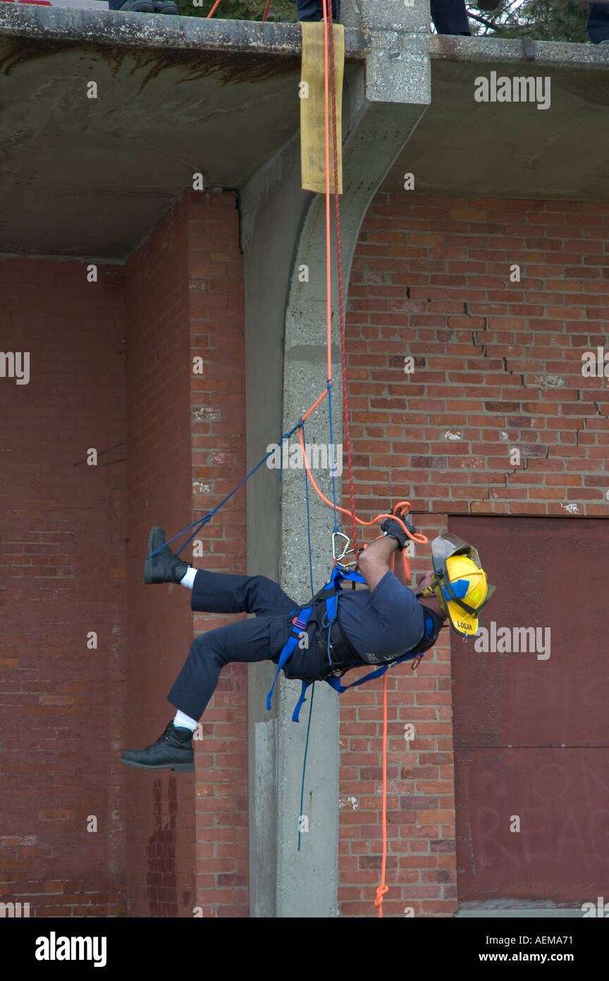 Repelling hi-res stock photography and images - Alamy