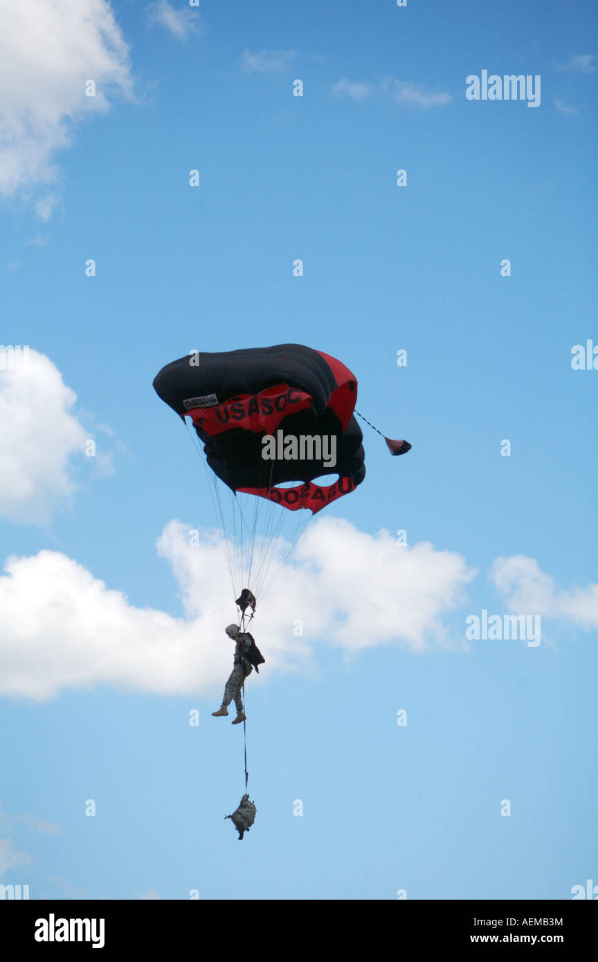 U S Army Special Operations Command Parachute Team The Black Daggers ...