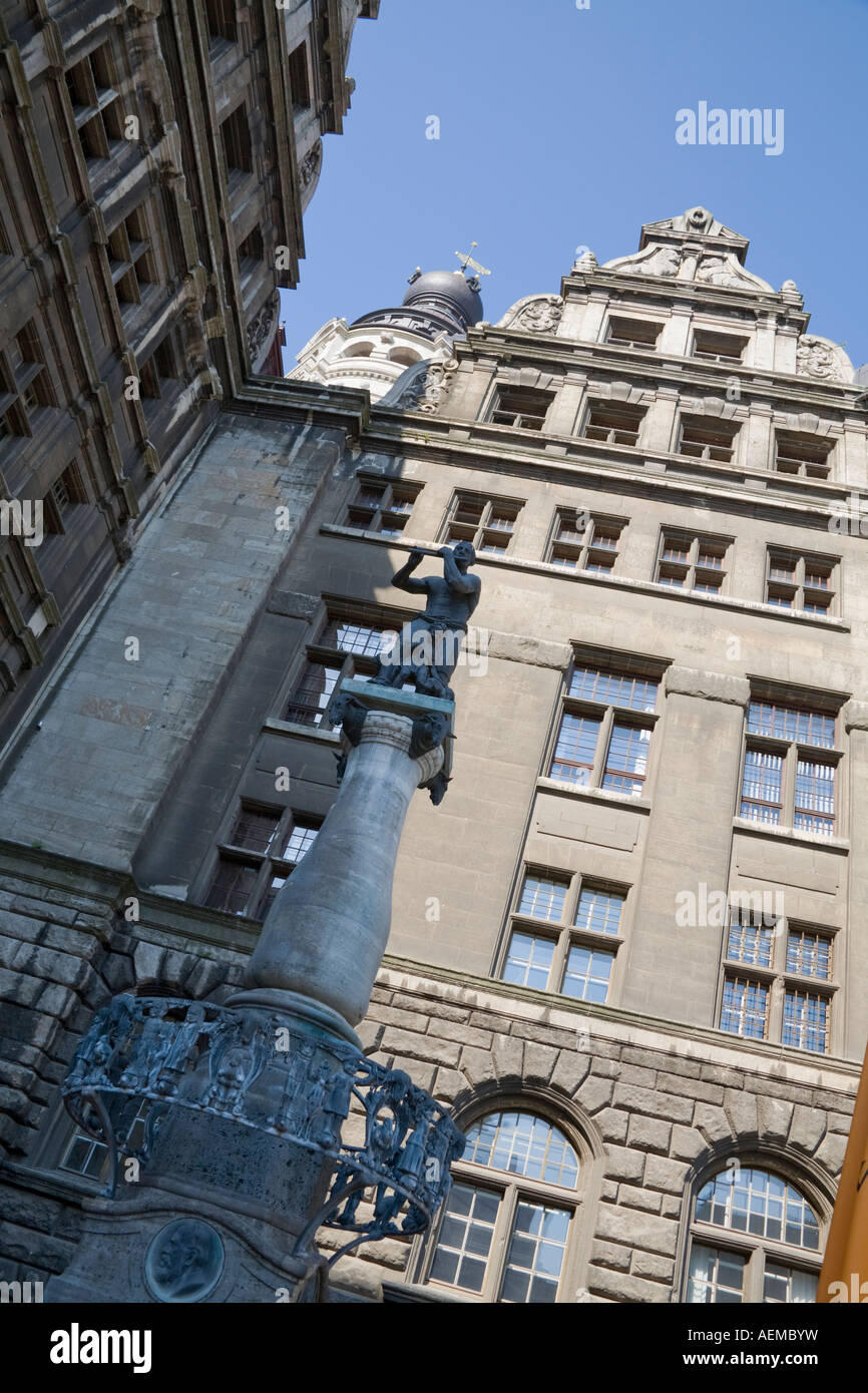 Pied Piper of Hamlin statue outside the Neues Rathaus Burgplatz Leipzig ...