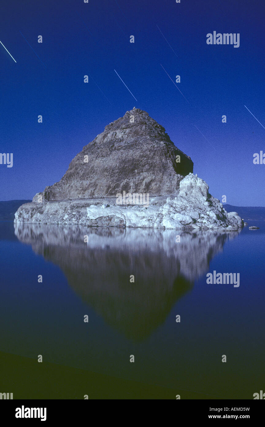 Pyramid lake nevada rock hi-res stock photography and images - Alamy