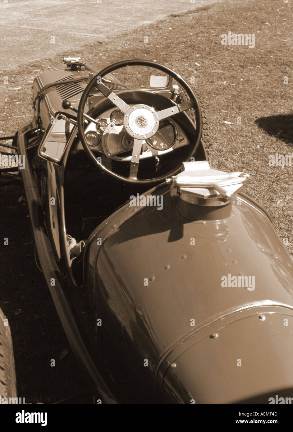 Vintage racing car hi-res stock photography and images - Alamy