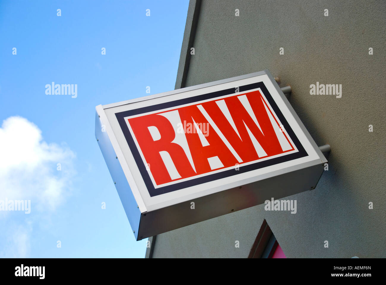 Pictures store hi-res stock photography and images - Alamy