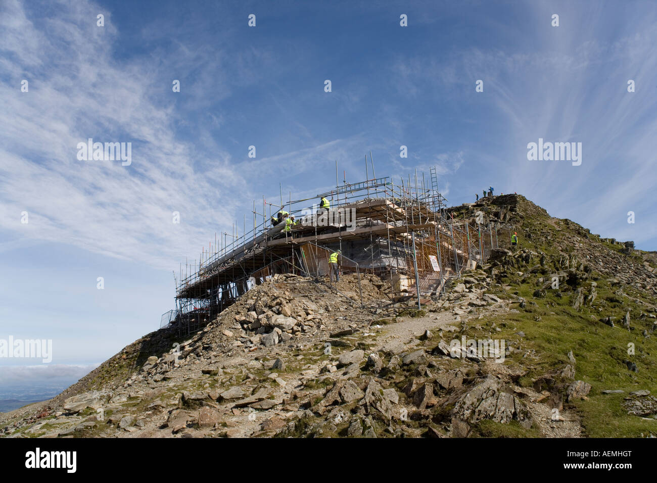 Building the new cafe on the top of Snowdon, North Wales Stock Photo ...