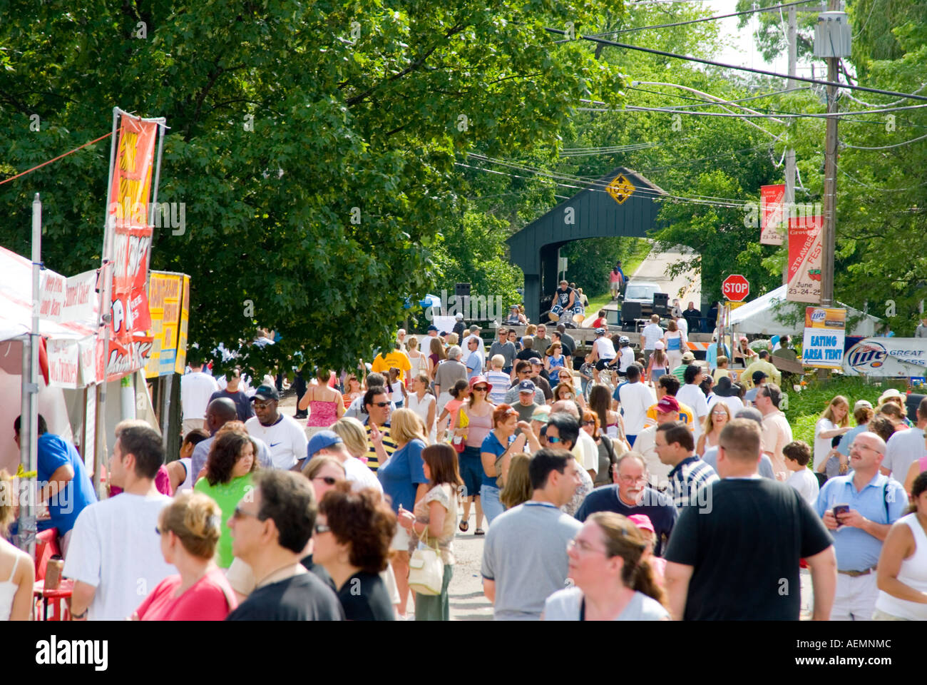 Crafts festival usa kids hi-res stock photography and images - Alamy
