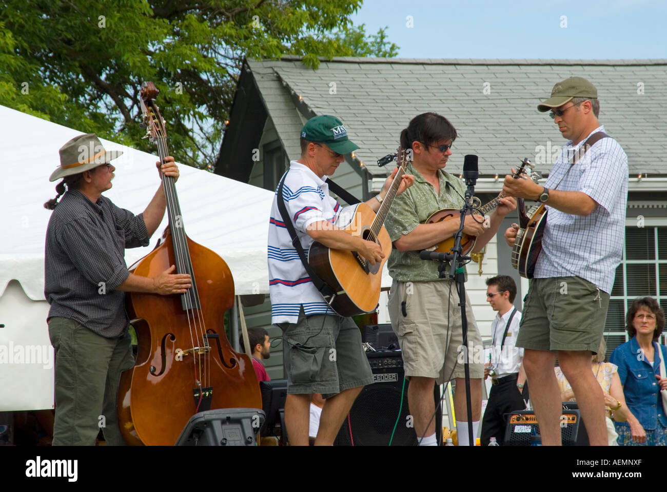 Small musicians hi-res stock photography and images - Alamy