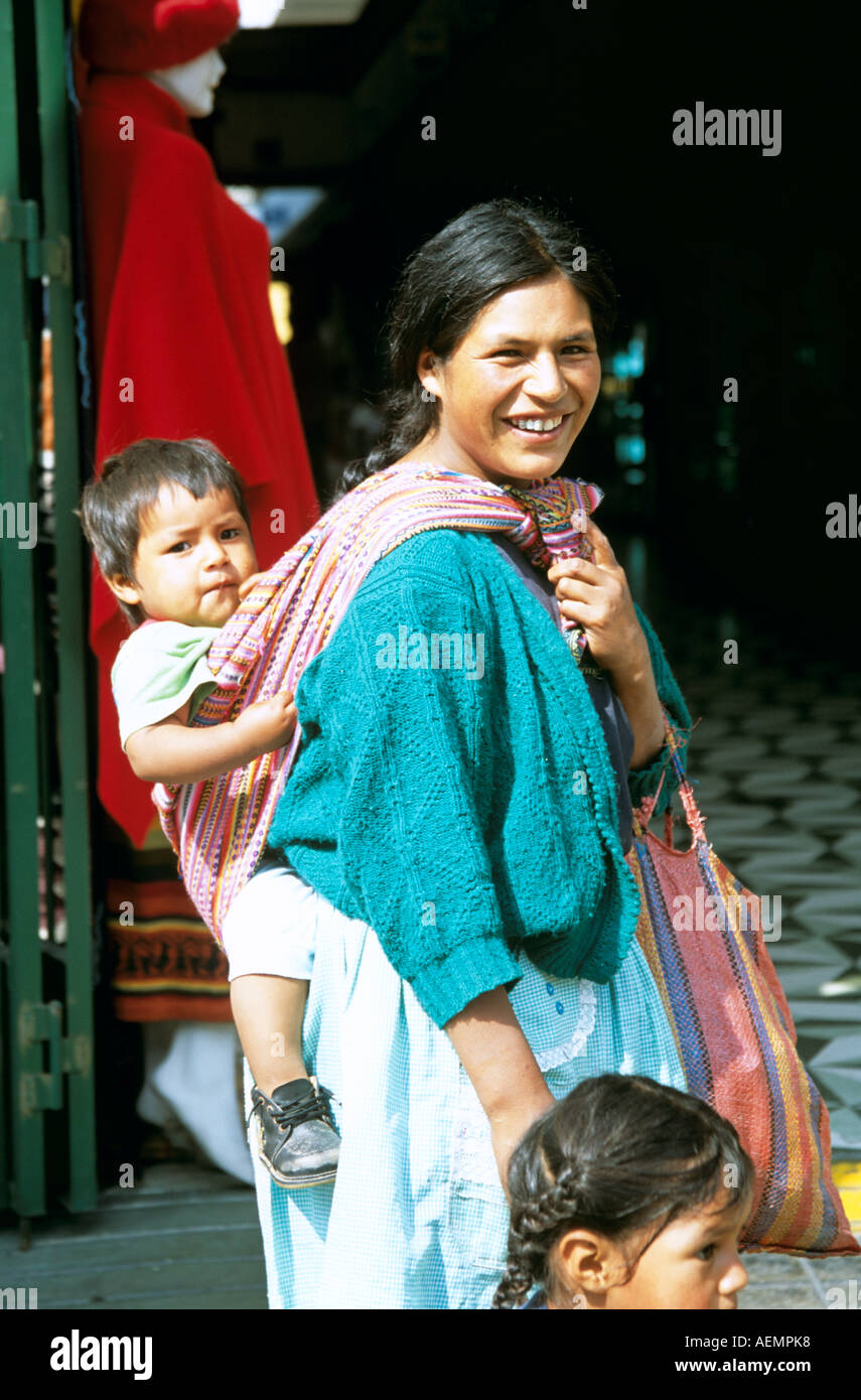 Peruvian mother poverty hi-res stock photography and images - Alamy
