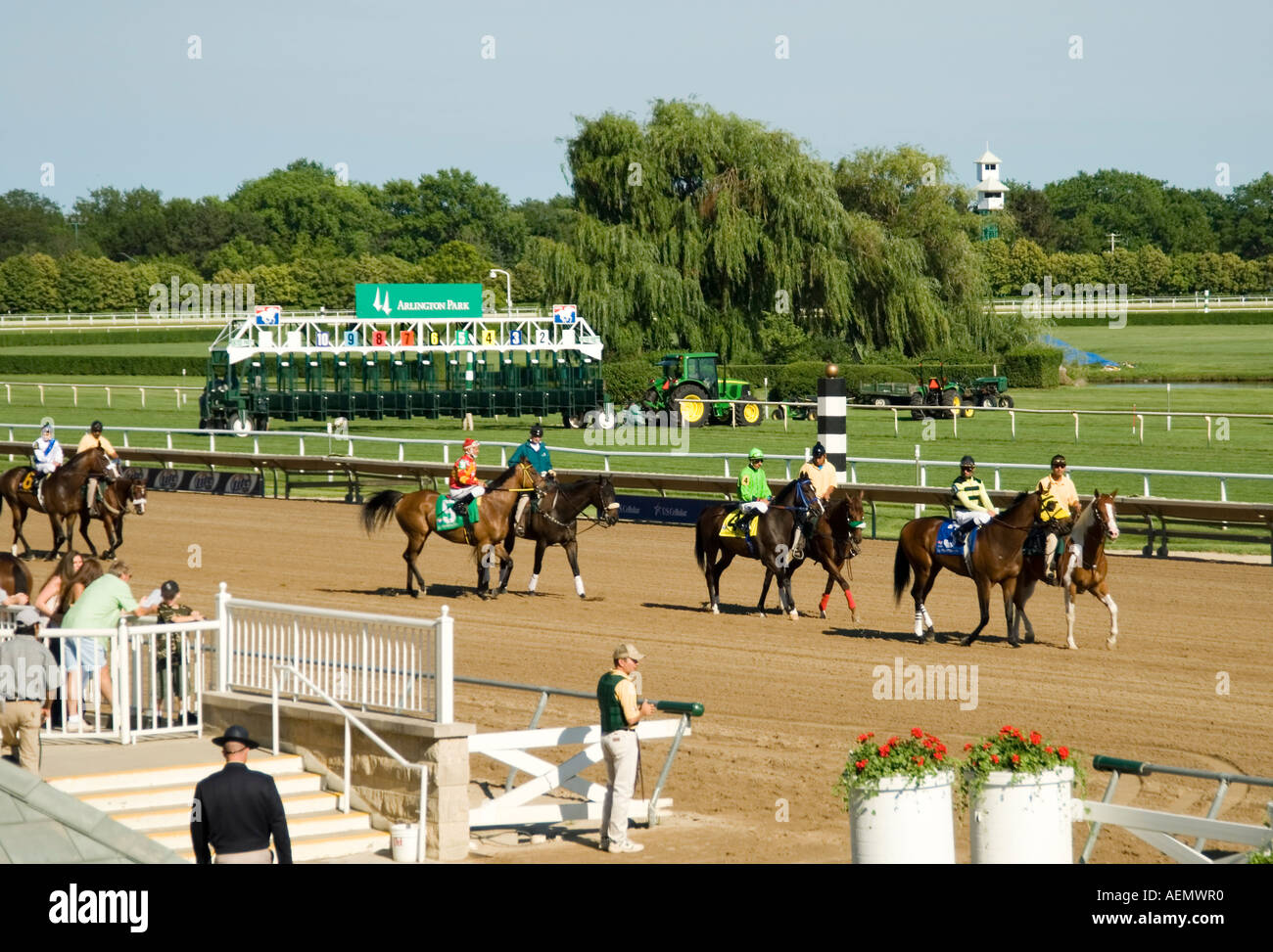 Horses start line hi-res stock photography and images - Alamy