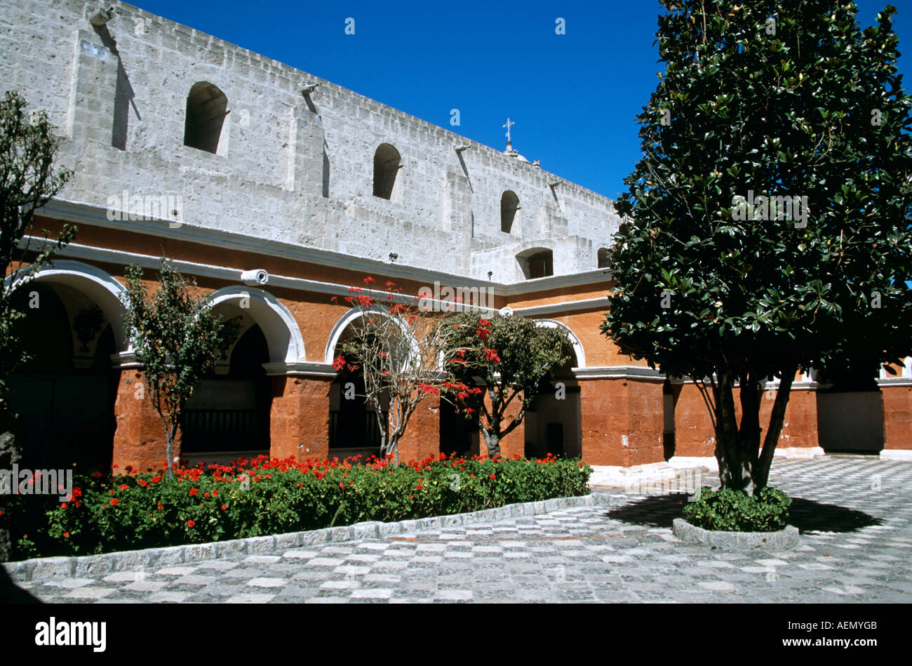 Cloisters in main square, (Claustro Mayor), Santa Catalina Convent ...