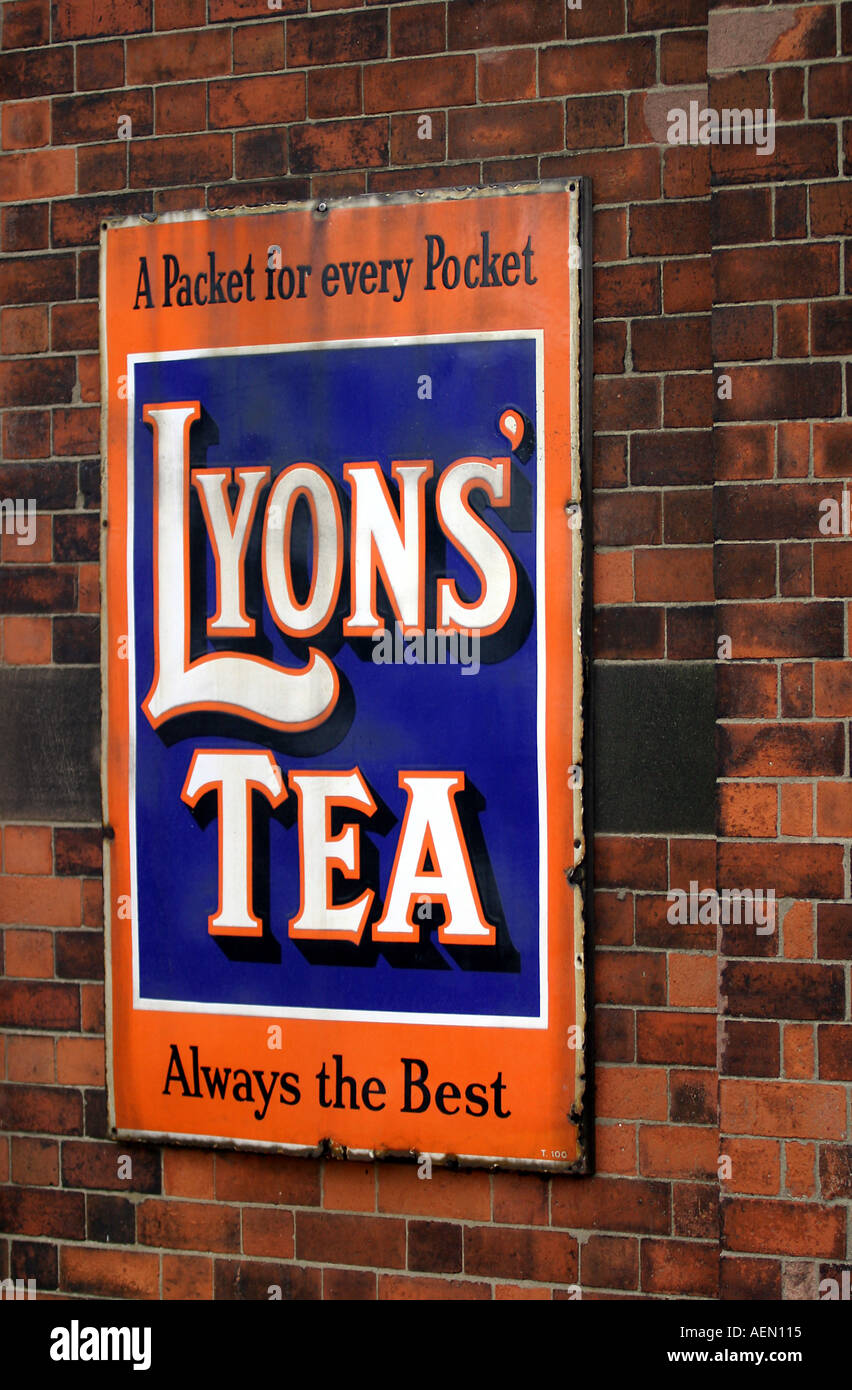 A Lyons tea advert on Loughborough station platform Great Central ...