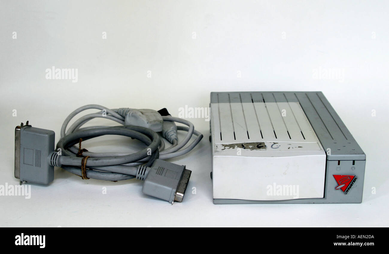 Dynatec 1 gigabyte external drive Inc Power cable and SCSI SCSI cable ...