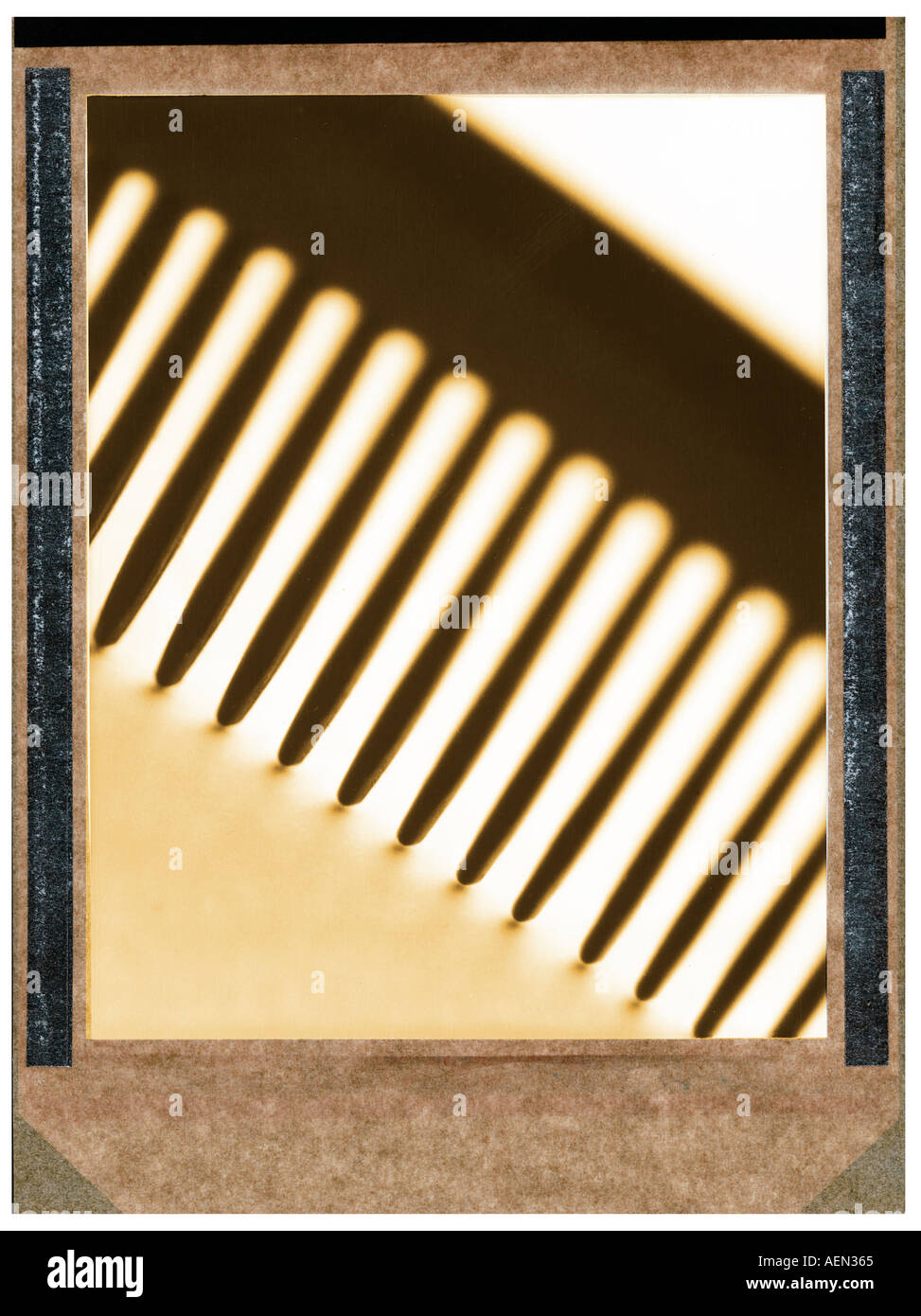 Teeth comb hi-res stock photography and images - Alamy