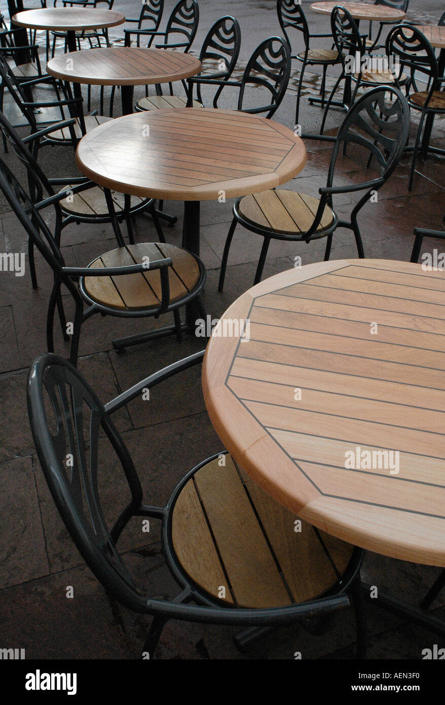 COFFEE SHOP TERRACE Stock Photo - Alamy