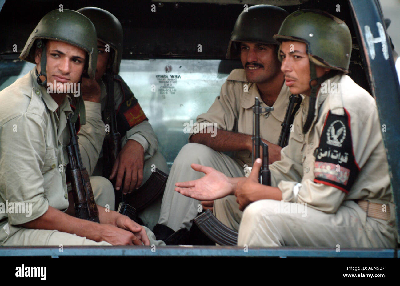 Army guards egypt hi-res stock photography and images - Alamy