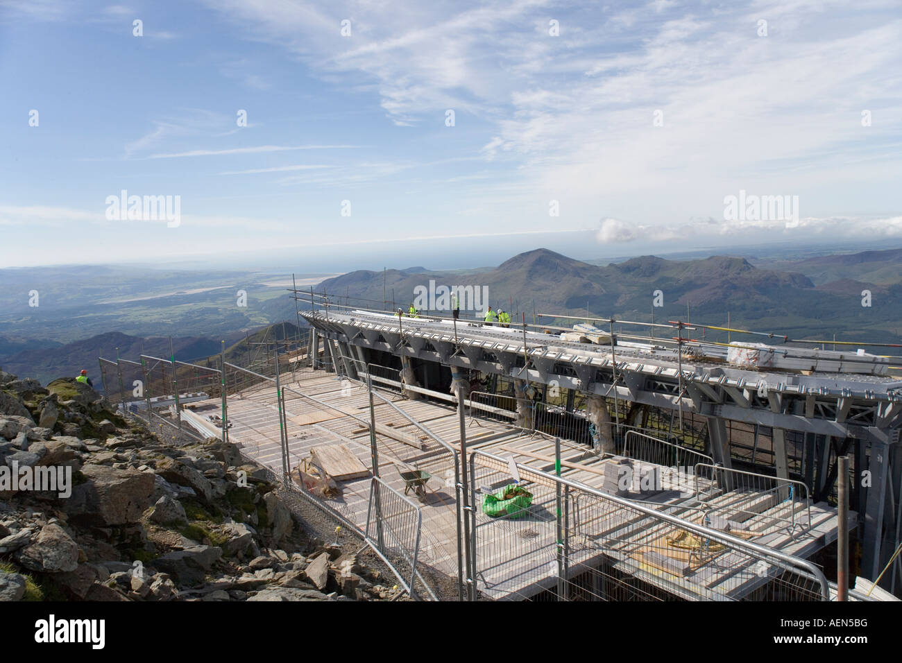 Building the new cafe on the top of Snowdon, North Wales Stock Photo ...