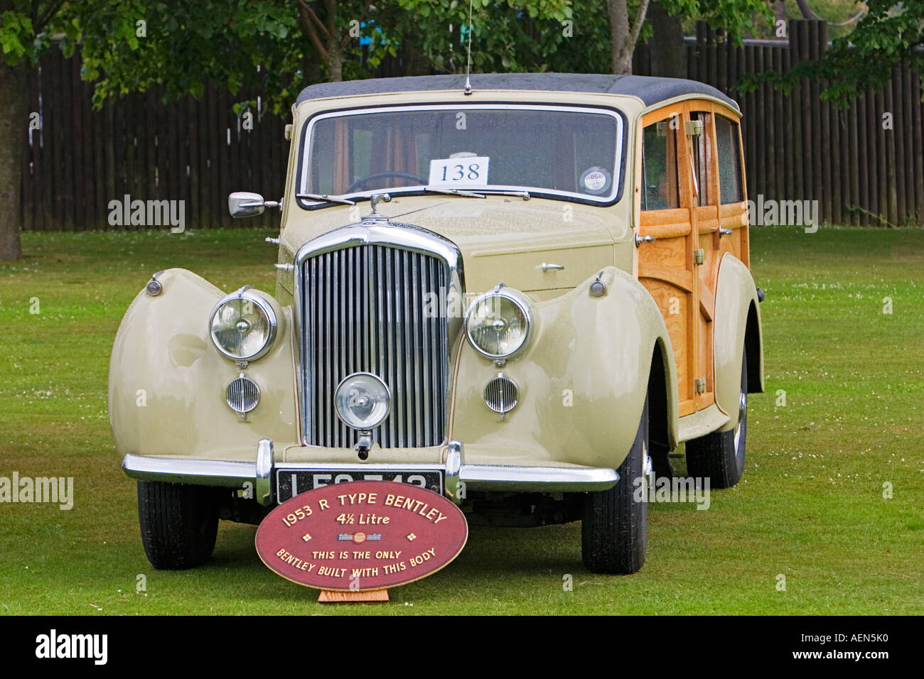 Vintage wooden car body hi-res stock photography and images - Alamy