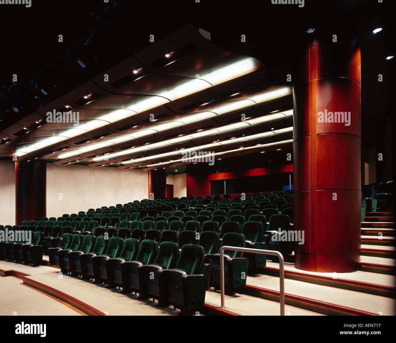 Lehman Brothers, 25 Bank Street, Canary Wharf, London, 2004. Lecture ...