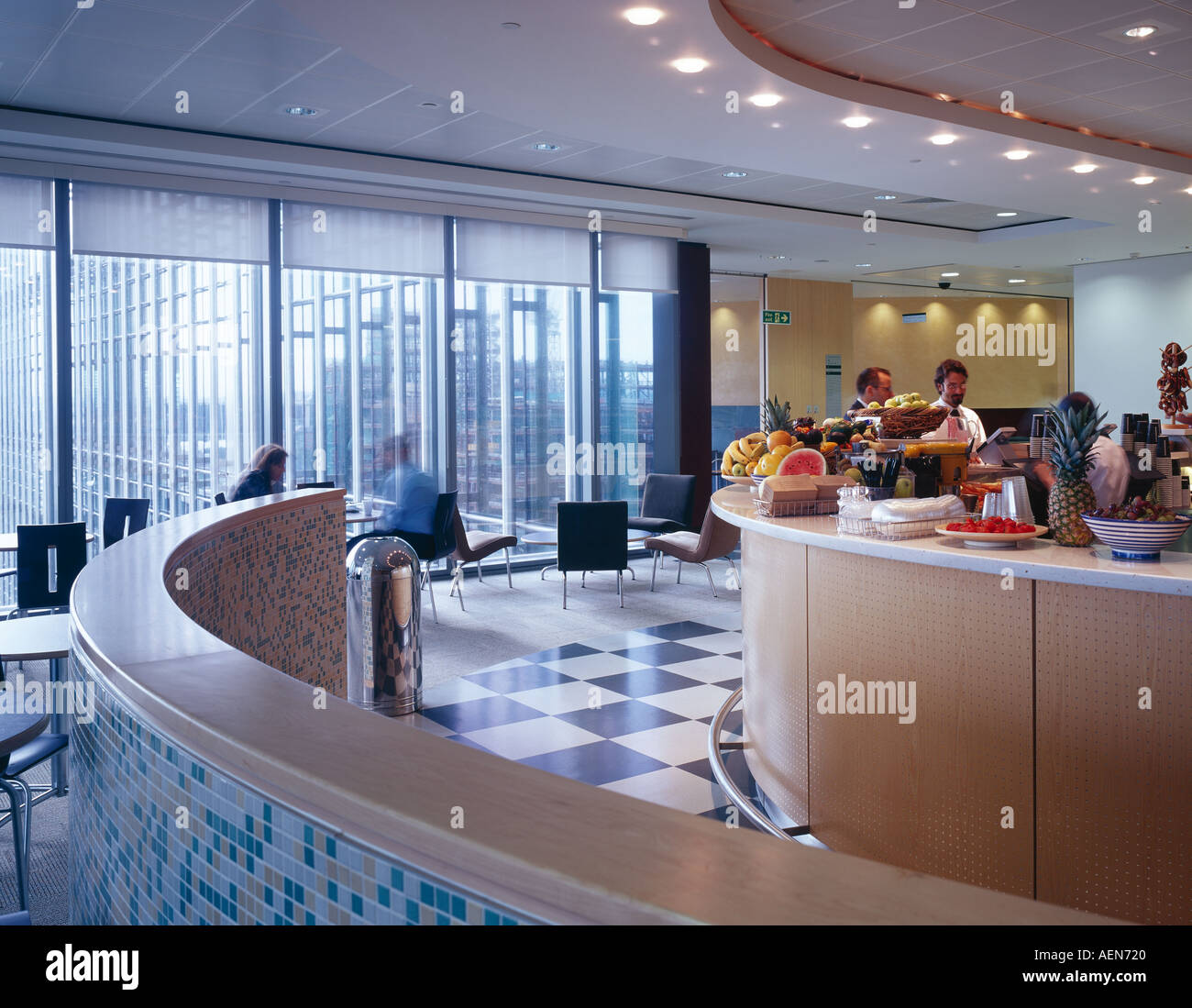 Lehman Brothers, 25 Bank Street, Canary Wharf, London, 2004. Cafeteria ...