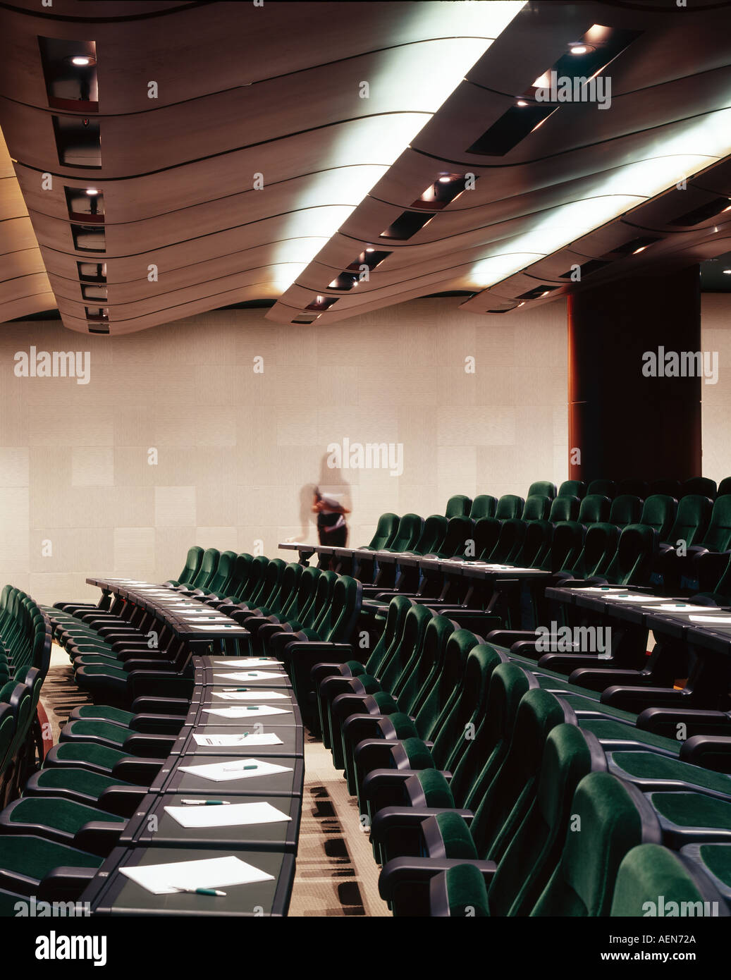 Lehman Brothers, 25 Bank Street, Canary Wharf, London, 2004. - Lecture ...