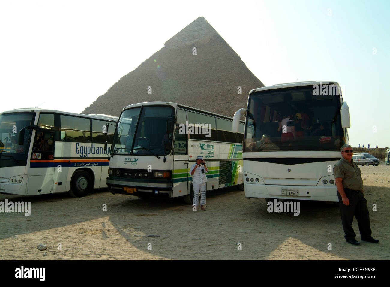 pyramid coaches cheops Stock Photo - Alamy
