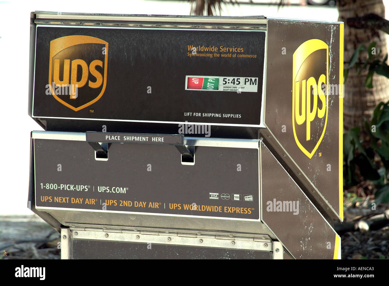 UPS Logo and shipping box Florida fl USA Stock Photo - Alamy