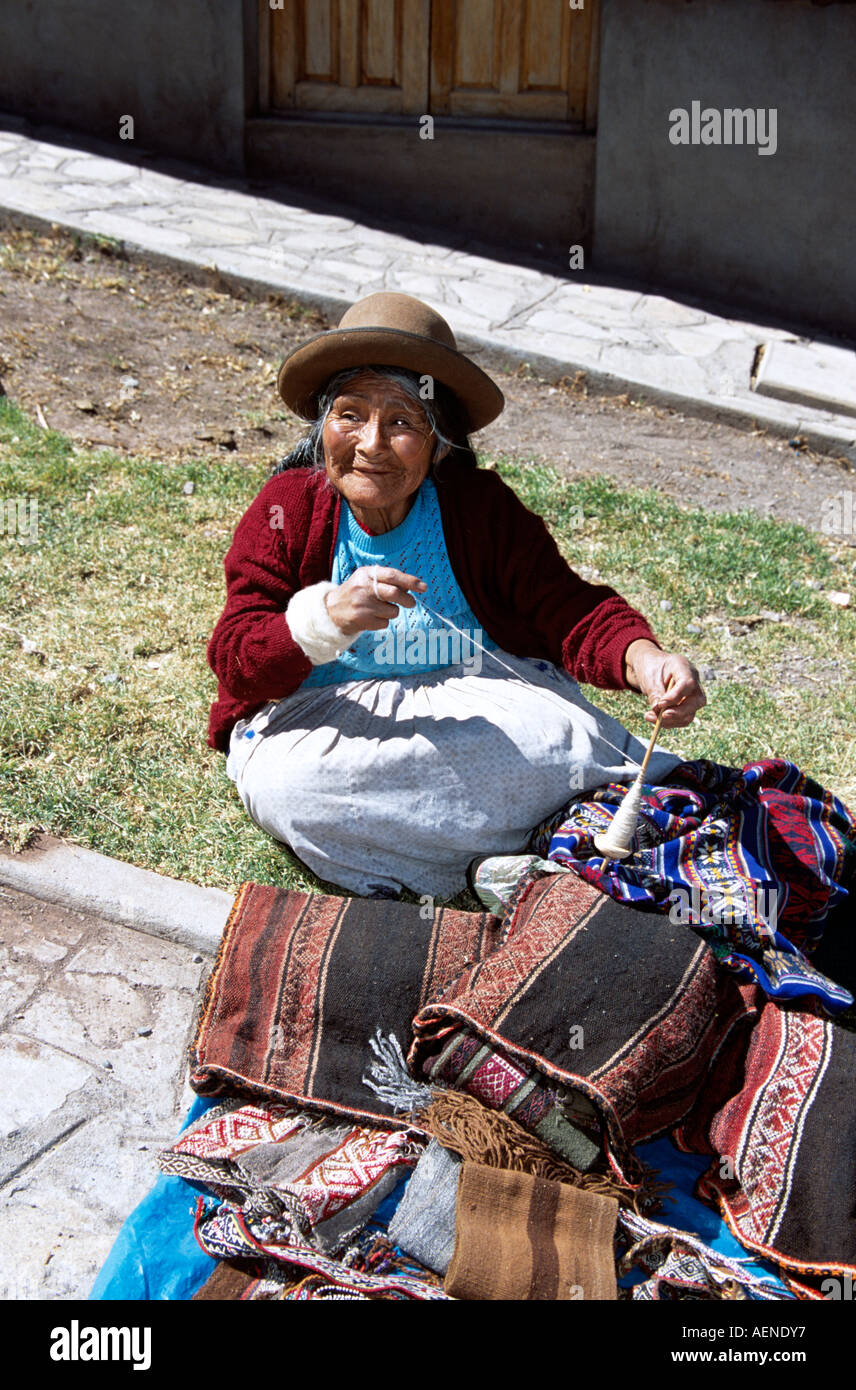 Old lady spinning wool, Pisac Market, Pisac, near Cusco, Peru Stock ...