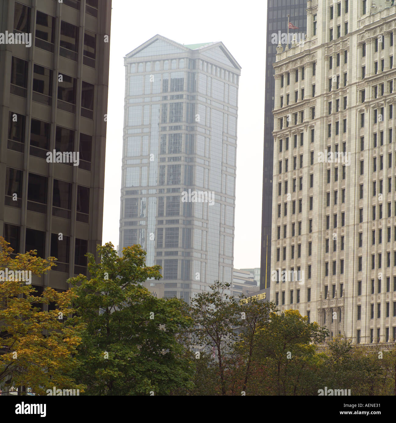 R r donnelley building in chicago hi-res stock photography and images ...