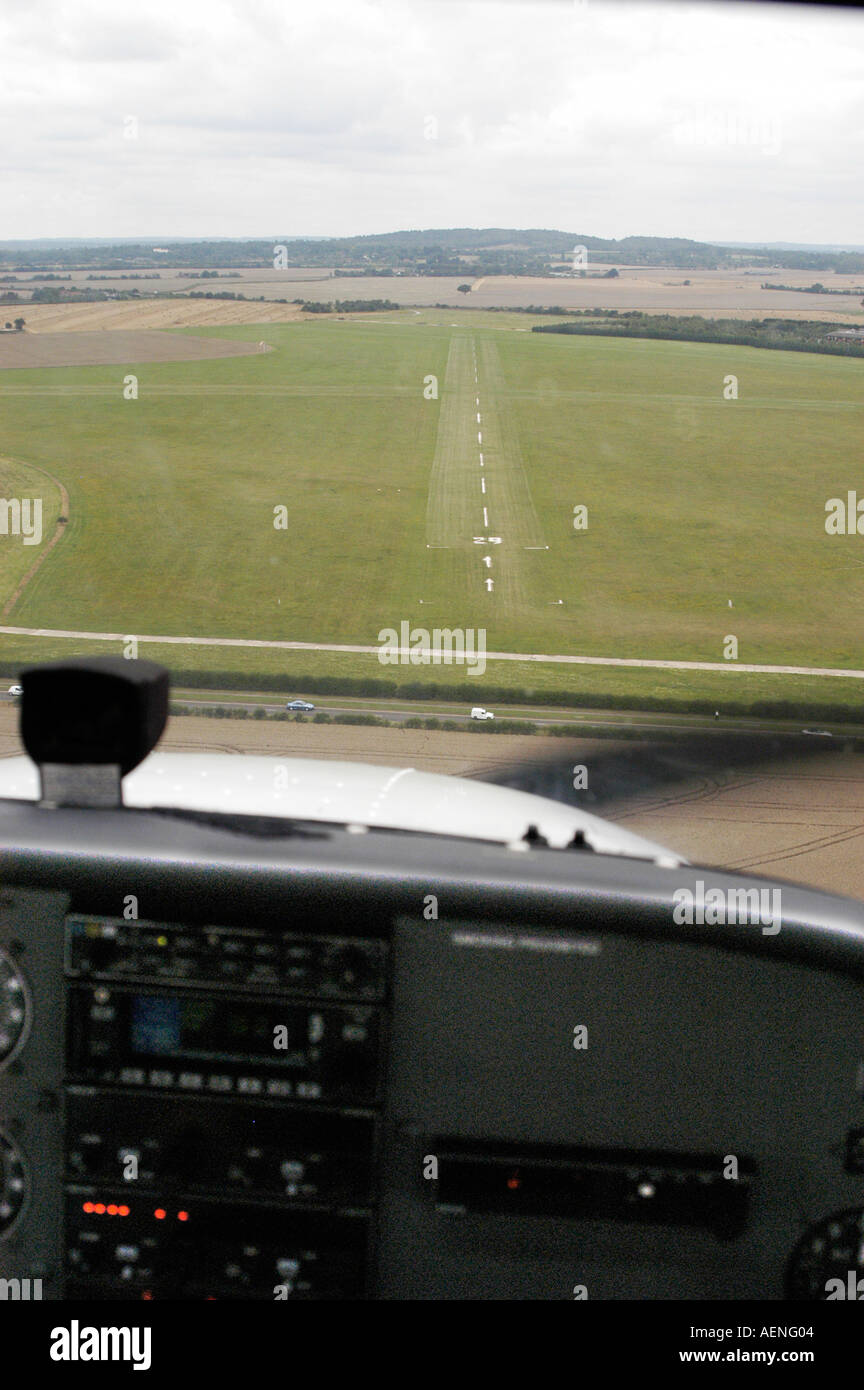 final approach to landing Stock Photo - Alamy