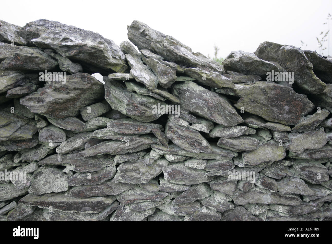 traditional slate wall cregneash village IOM Stock Photo - Alamy